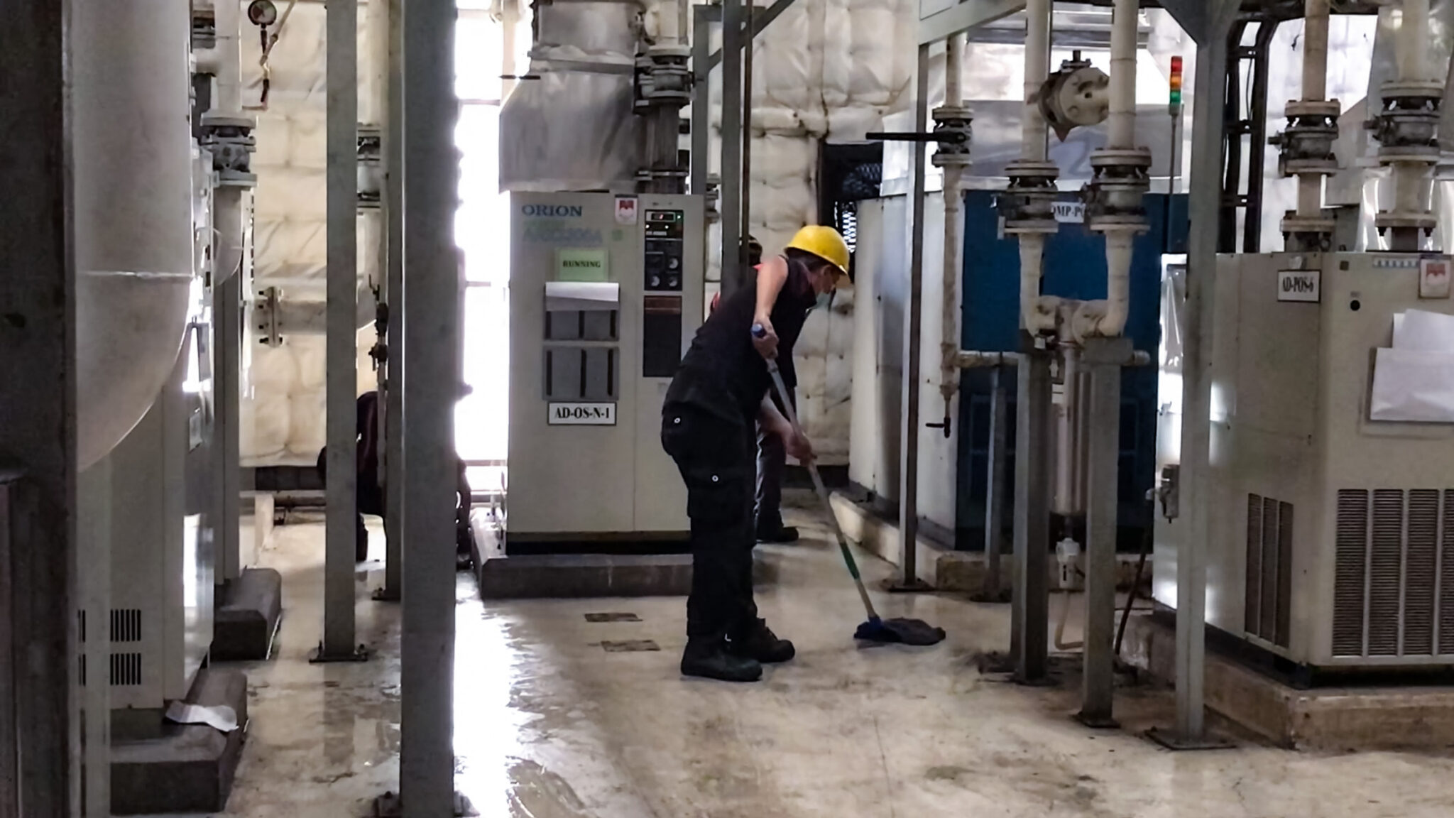 RUANG PENYIMPANAN YANG BAIK UNTUK KOMPRESOR UDARA - PT GAPA CITRAMANDIRI