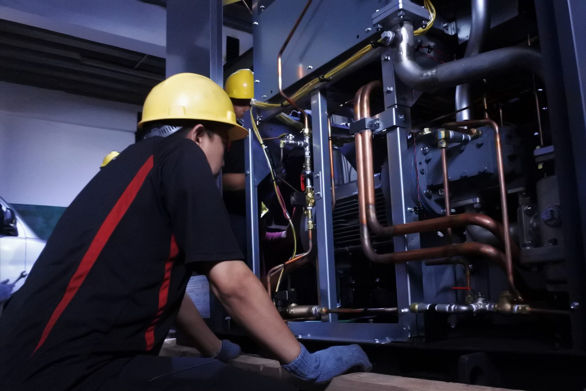MENGAPA KOMPRESOR SCREW LEBIH SERING KITA JUMPAI DALAM INDUSTRI MANUFACTUR?
